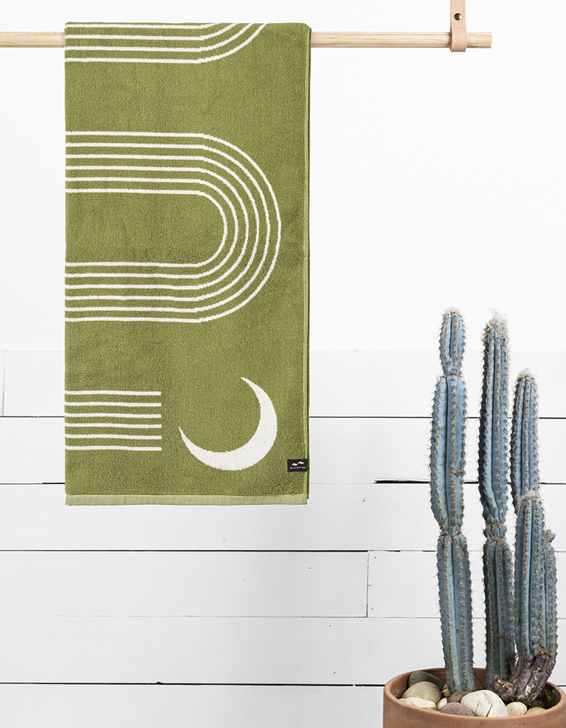 SLOWTIDE x Real Fun, Wow! Bath Towel - OLIVE | Tillys