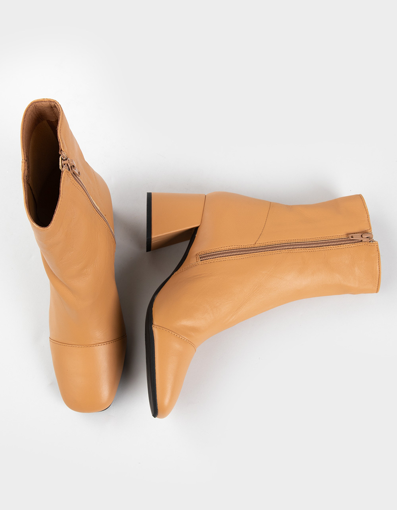 FREE PEOPLE Wisteria Womens Ankle Boots - CAMEL - 6 | Tillys