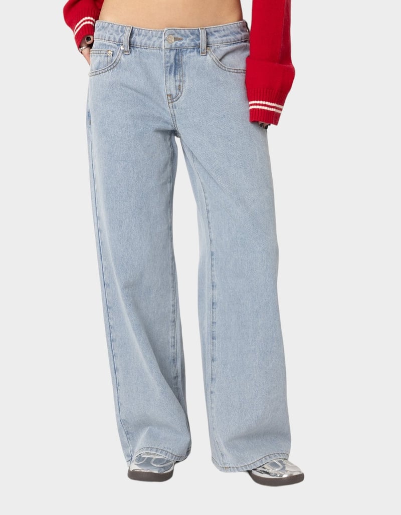 EDIKTED Petite Raelynn Washed Low Rise Jeans - LIGHT BLUE - M | Tillys