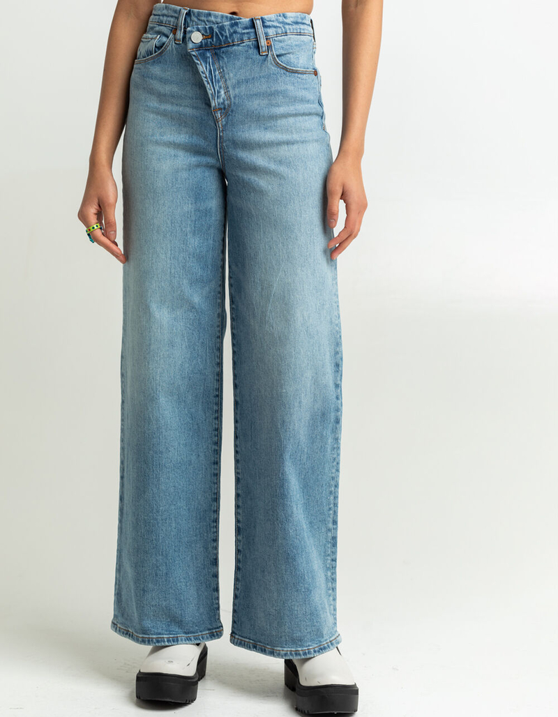BLANK NYC Say Less Womens Jeans - MEDIUM WASH | Tillys