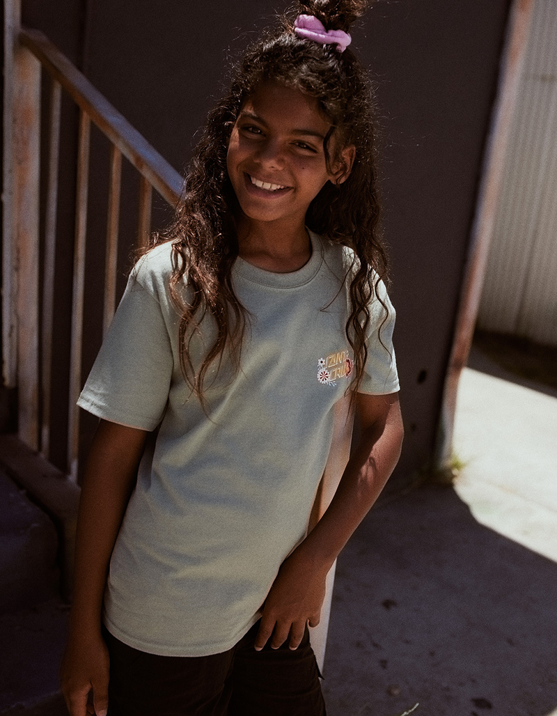 SANTA CRUZ Free Spirit Girls Boyfriend Tee - GREEN - M | Tillys
