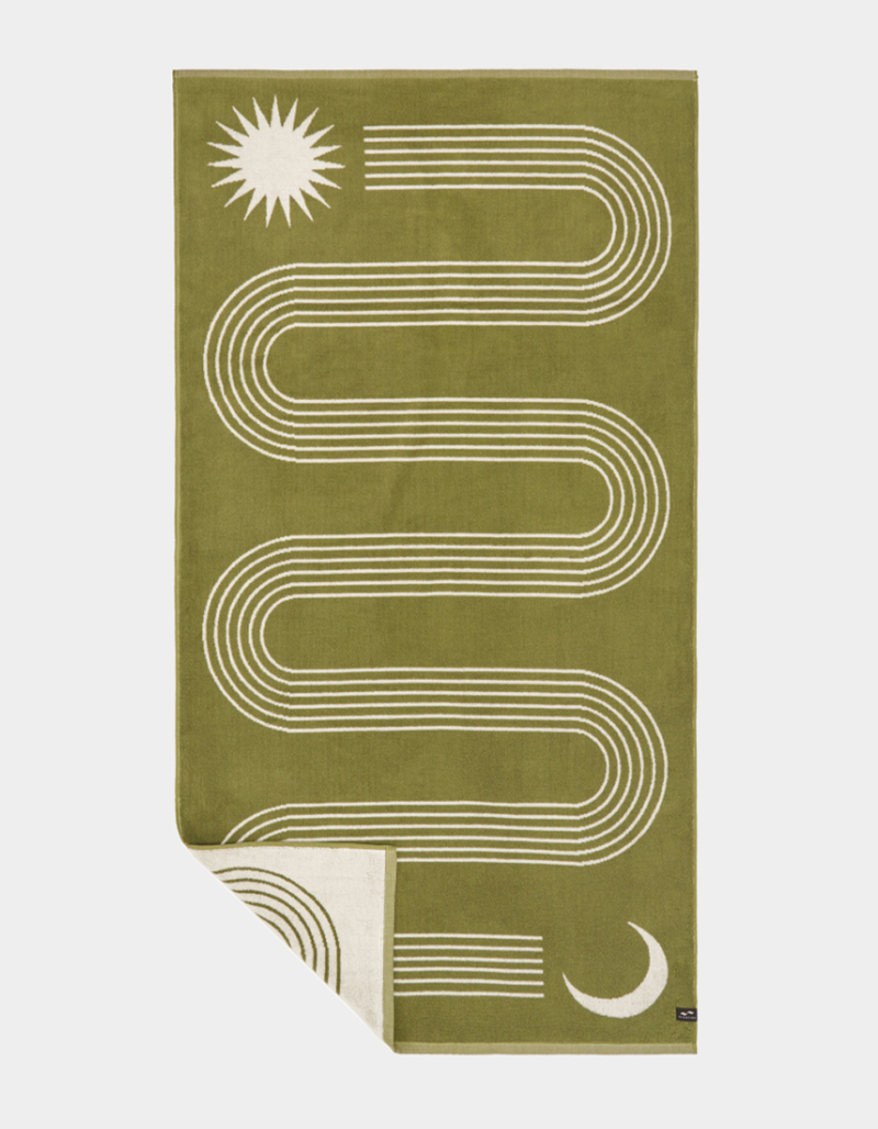 SLOWTIDE x Real Fun, Wow! Bath Towel - OLIVE | Tillys