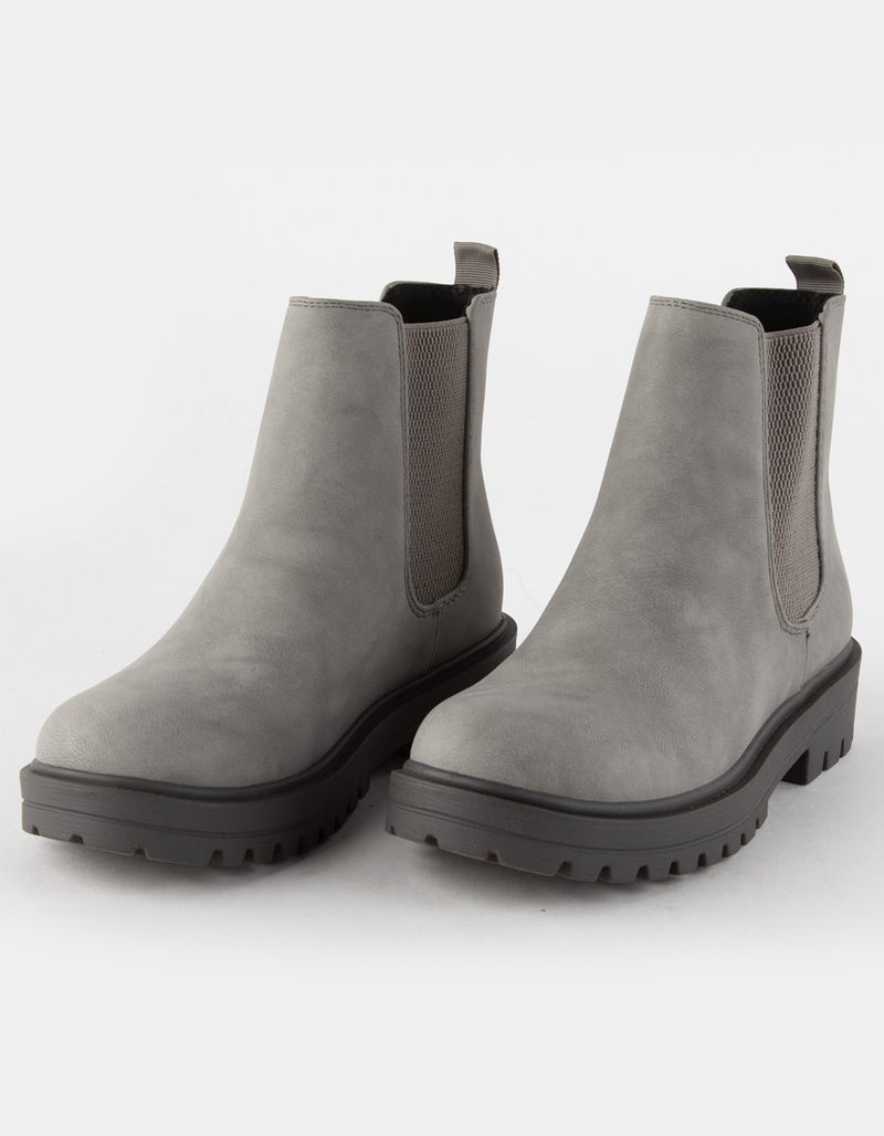 SODA Flat Womens Chelsea Boots - GRAY | Tillys