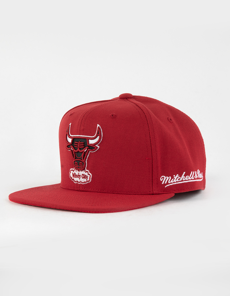 MITCHELL & NESS Chicago Bulls Mens Stretch Fitted Hat - RED - 73/4 | Tillys