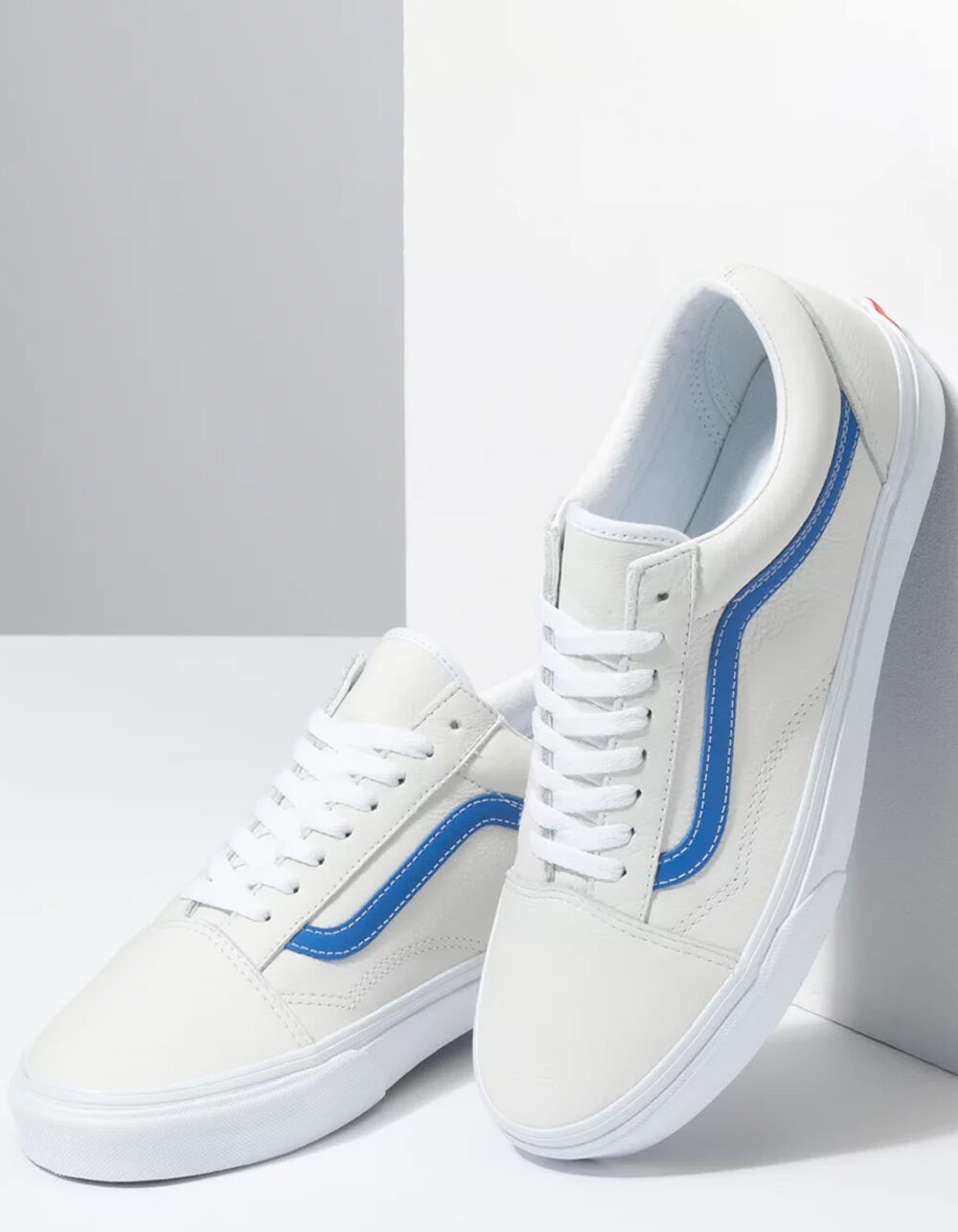 VANS Leather Pop Old Skool Mens Shoes - TRUE WHITE/VICTORIA BLUE | Tillys