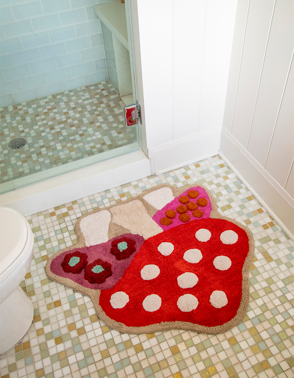 NATURAL LIFE Mushroom Bath Mat - RED | Tillys