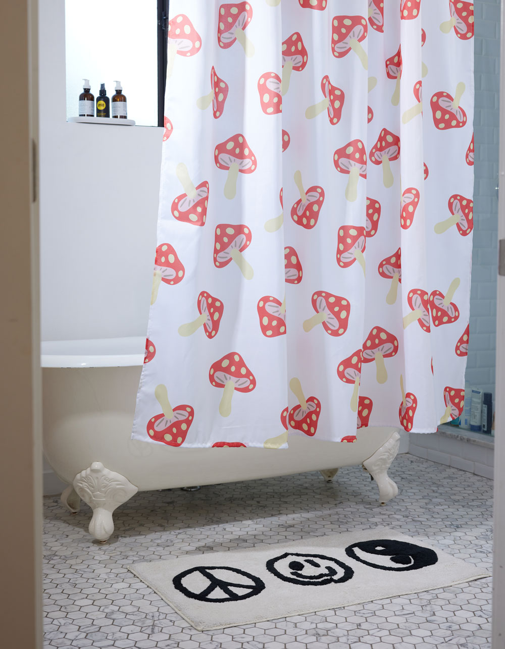 Icon Bath Mat - BLK/WHT | Tillys