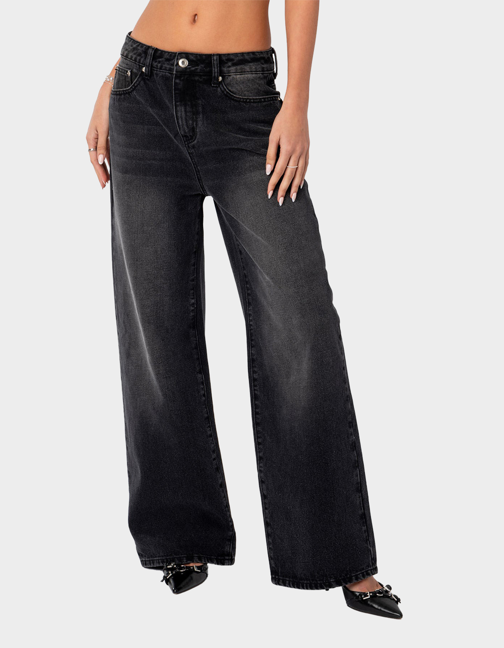 EDIKTED Braya Washed Low Rise Baggy Jeans - BLACK | Tillys