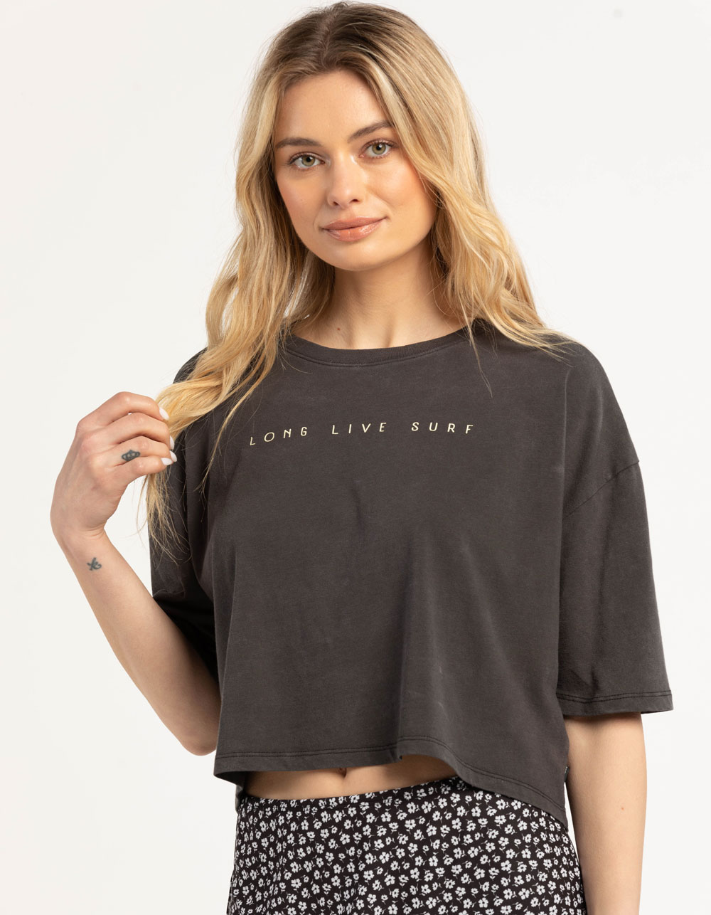 BODY GLOVE Long Live Surf Womens Boxy Crop Tee - BLACK | Tillys
