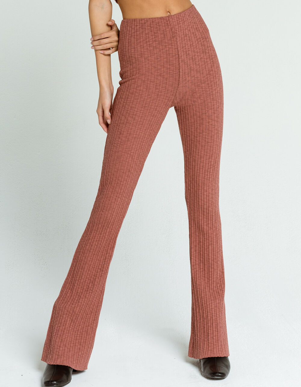 SKY AND SPARROW Womens Rust Rib Flare Pants - RUST | Tillys