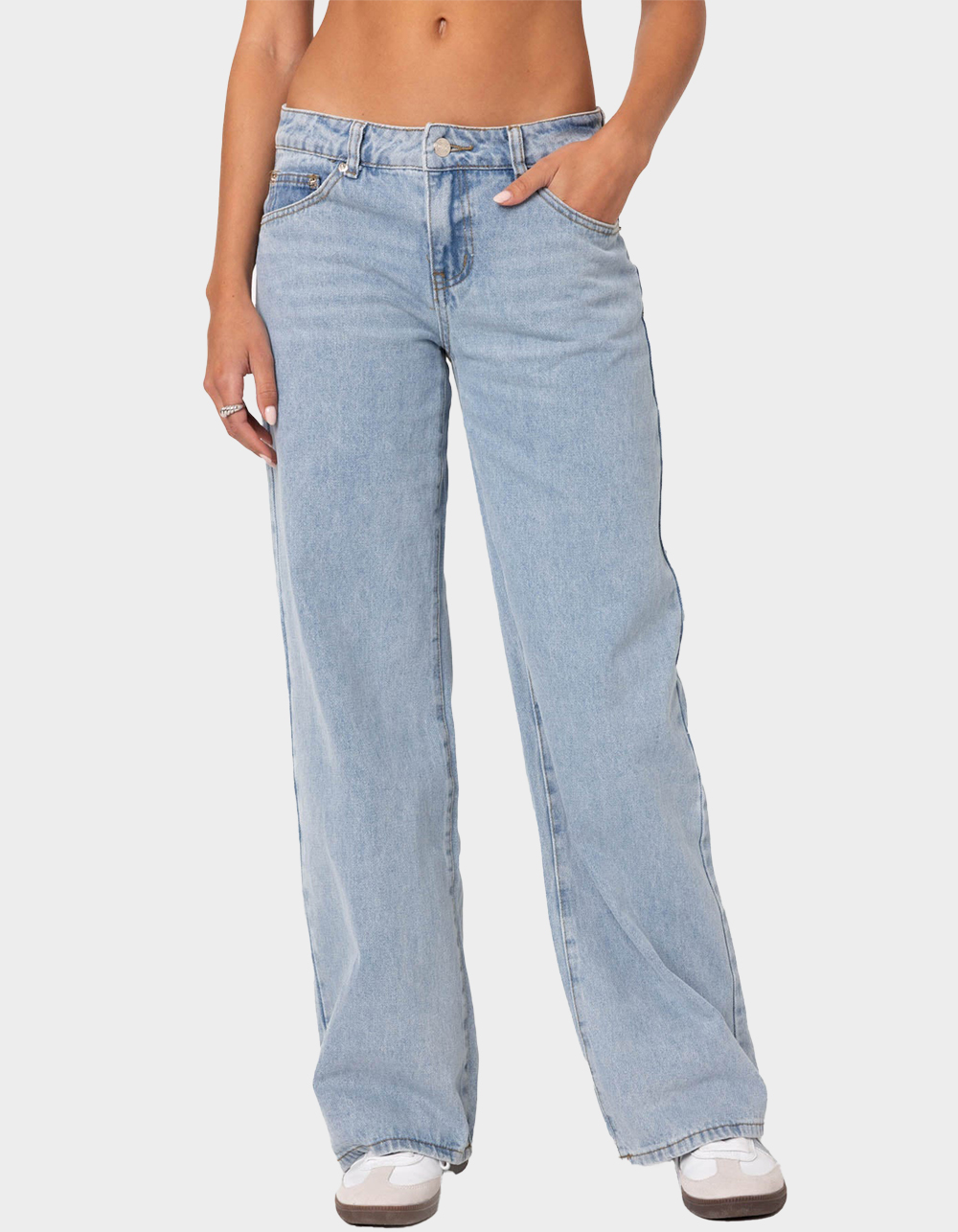 EDIKTED Raelynn Washed Low-Rise Womens Jeans - BLUE | Tillys