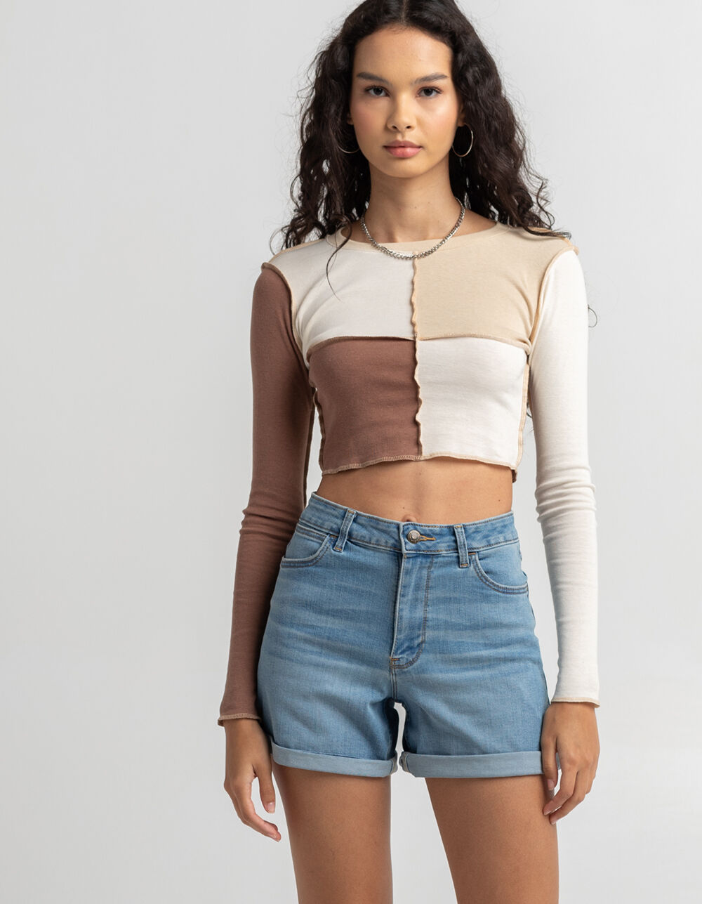 WRANGLER 4" Womens Rolled Jean Shorts - LIGHT BLAST | Tillys