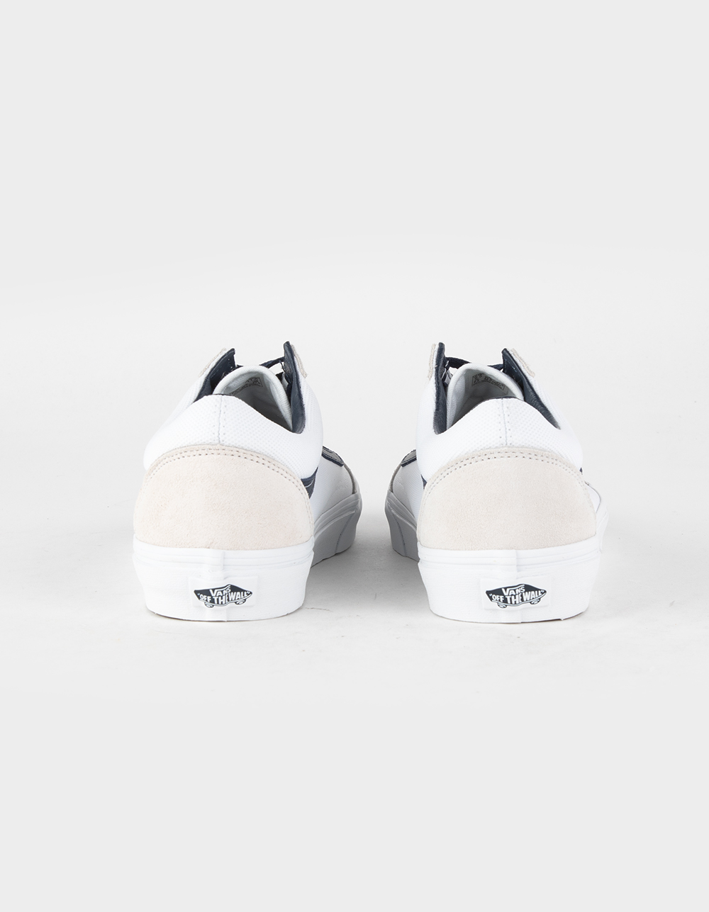 VANS Club Old Skool Shoes - WHT/NVY | Tillys